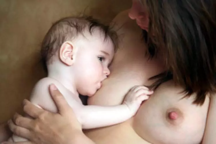 Special: breastfeeding - mother's milk and love