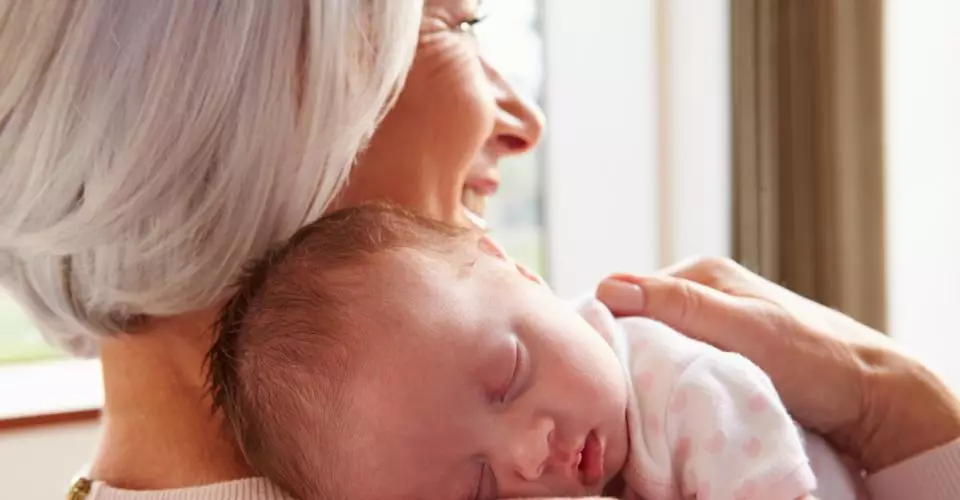 Imbratisarea bebelusului: imbratisarea bebelusilor din spital